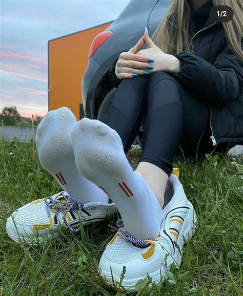 Pin By Daniel Morgan On Socks Feet Womens Sports Leggings Sexy Socks Girl White Socks