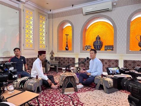 Bertemu Ustaz Abdul Somad Daniel Mananta Didoakan Mualaf