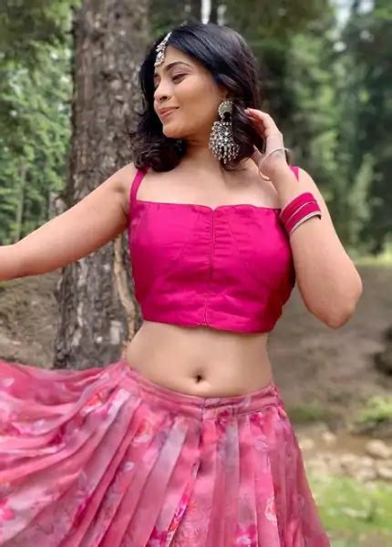 Ruchira Jadhav Flaunting Belly In Latest Hot Pics And Photos
