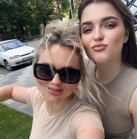 Tany Ivanova Hotellife Cute Rainy Niceview Cu Parati Stitch