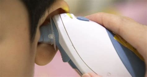 발열·기침 증상땐 보건당국에 신고해야