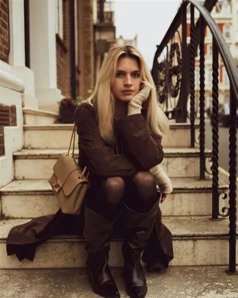 Nell Tiger Free Measurements Bio Height Weight Shoe And Bra Size