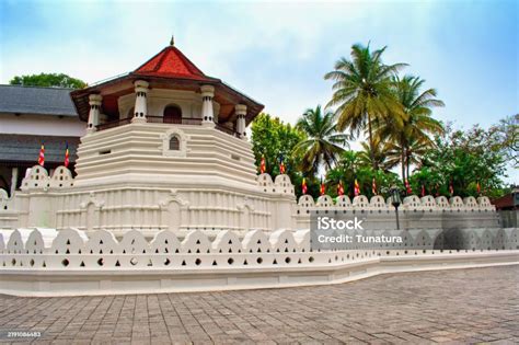 Temple Of The Sacred Tooth Relic Sri Dalada Maligawa Kandy Sri Lanka