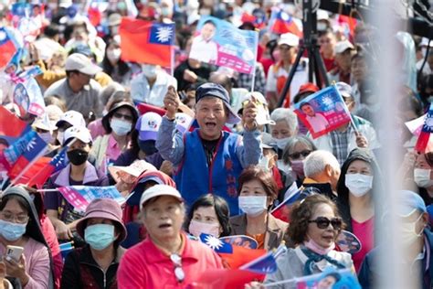 漾新聞侯韓站台肯定市場囝仔曹桓榮一定苦民所苦「疼惜在地 拚出未來」