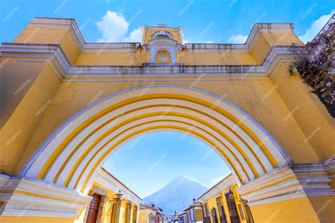 Premium Photo Guatemala Colorful Colonial Antigua Streets In Historic