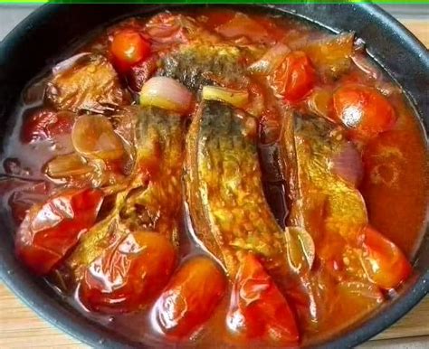 အိမ်ချက် ၂။ ငါးသလောက်ပေါင်း ပါဝင်ပစ္စည်း ငါးသလောက် ၆၀၀ဂရမ