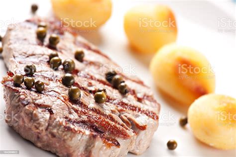 Fillet Daging Sapi Dengan Kentang Foto Stok Unduh Gambar Sekarang Adiboga Barbekyu