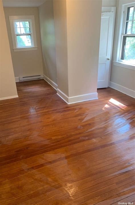 128 Maple Ave Smithtown Ny 11787 Room For Rent In Smithtown Ny