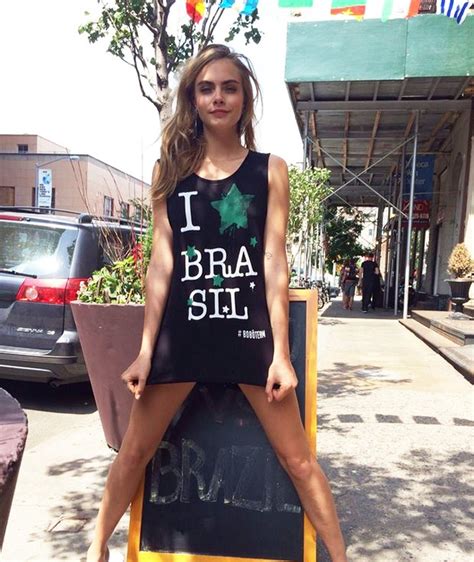 Cara Delevingne Torce Pelo Brasil Durante Shooting Em Nova York