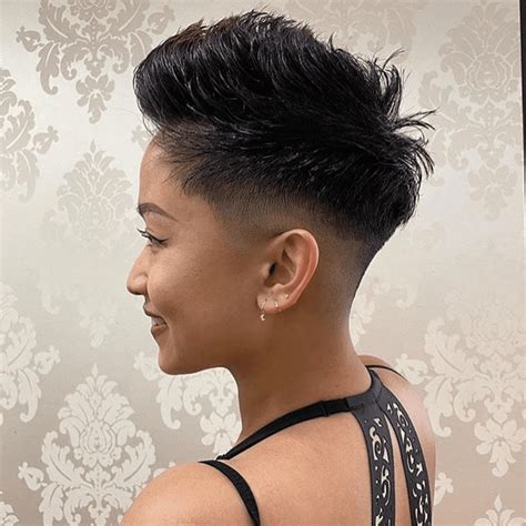 Undercut Hairstyle Girl 17 Trendy Undercut Haircut Designs For Bold
