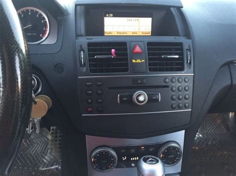 2011 White Mercedes Benz C300 Luxury 4 Door Sedan