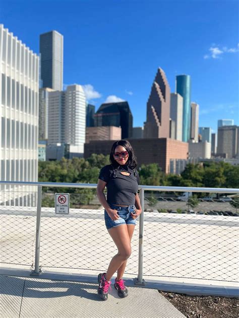 meet clio lang canvasrebel magazine