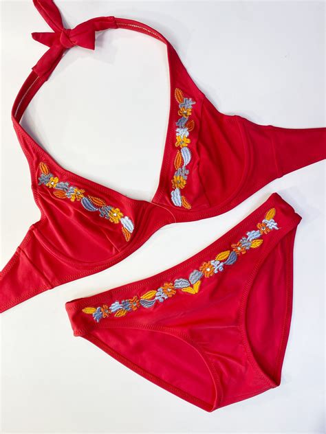 Магазин купальников и нижнего белья — Самый большой выбор