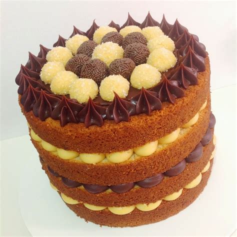 Place of Cakes Naked cake de brigadeiros de maracujá e de chocolate
