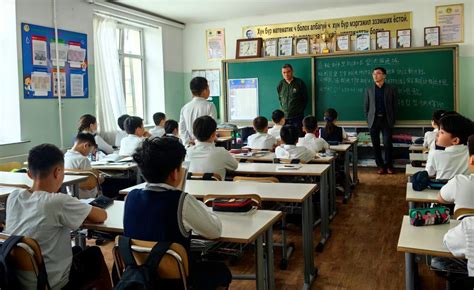 Монгол улс дахь БНХАУ ын ЭСЯ ны төлөөлөгчид Үй Цай сургуульд зочиллоо Ui Tsai Mn