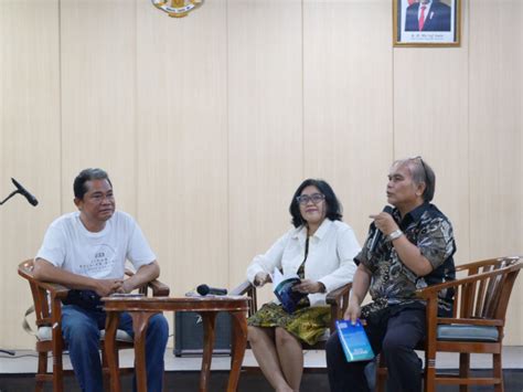 Bedah Buku Binatang Kota Di Kampus Fib Ui Id