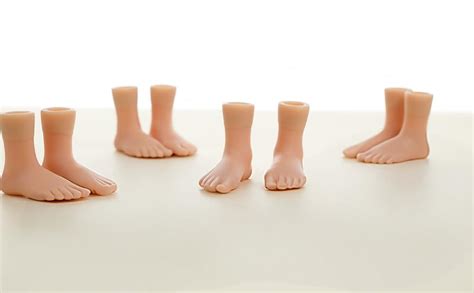 2 Pairs Finger Feet Puppet Tiny Feet Finger Shoes