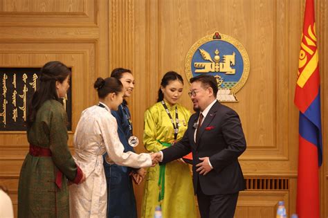 ЕРӨНХИЙ САЙДЫН НЭРЭМЖИТ ШАГНАЛ 500 САЯ ТӨГРӨГ ГАРДУУЛЛАА