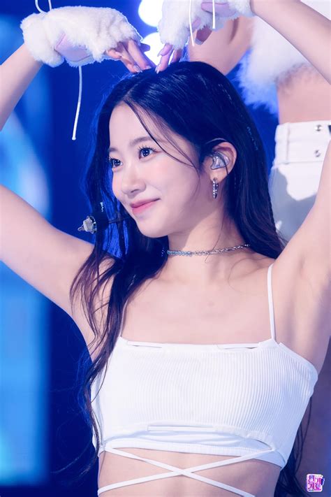 Le Sserafim Kazuha And Sakura Rkpopfap