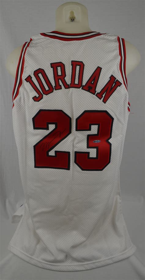 Lot Detail Michael Jordan 1995 96 Chicago Bulls Home White Jersey Uda