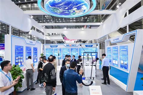 我校人影中心一行参加人工影响天气创新发展论坛 成都信息工程大学人工影响天气研究院
