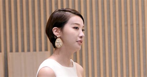 [td포토] 유인영 각선미 드러낸 초밀착 원피스