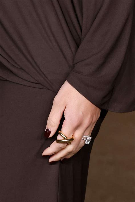 Celebrities With Yellow Gold Wedding Rings