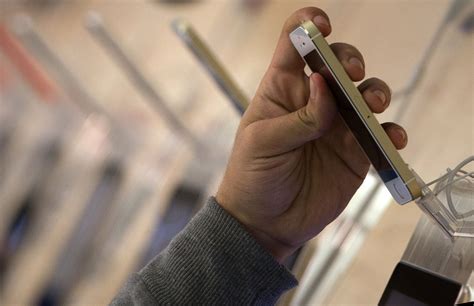 Apple IPhone Leaked Screen Cover Images Surface With Curved Screen Edges IBTimes