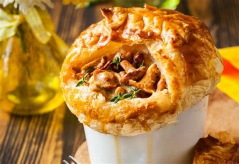 Chicken Mushroom And Bacon Pie Real Recipes From Mums