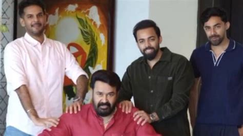 Mohanlal Buys First Ticket Of Mammootty Starrer Chatha Pacha