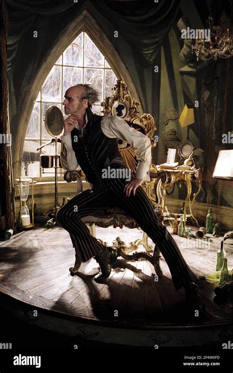 Jim Carrey In Lemony Snickets A Series Of Unfortunate Events 2004