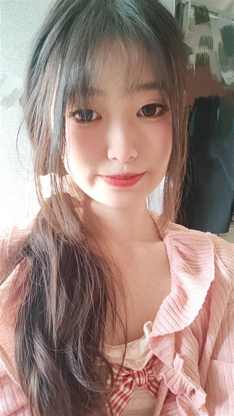 想看看各位甜妹的自拍（凡尔赛版）