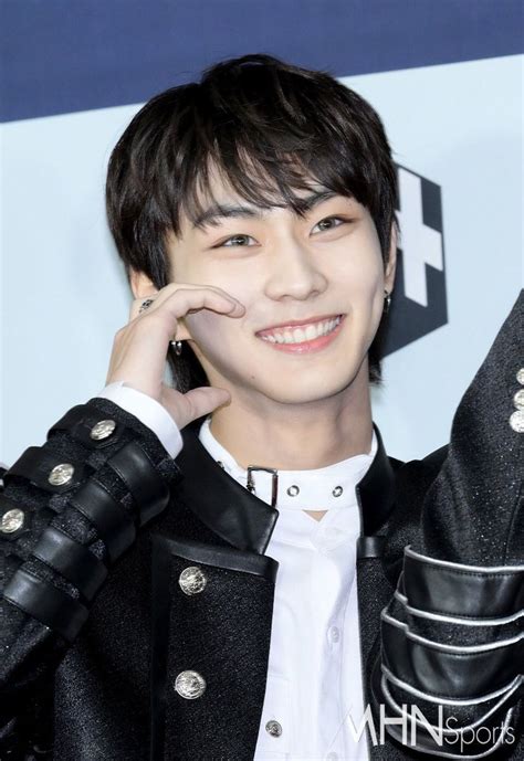 Pin By Gray On Jungwon Cute Music Awards The Boy Next Door