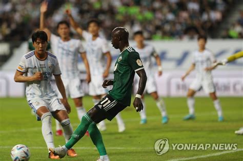 골문 앞 혼전 연합뉴스