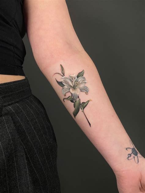 White Lily Tattoo By Bycamilaconti Tatuagem De Biquíni Tatuagem