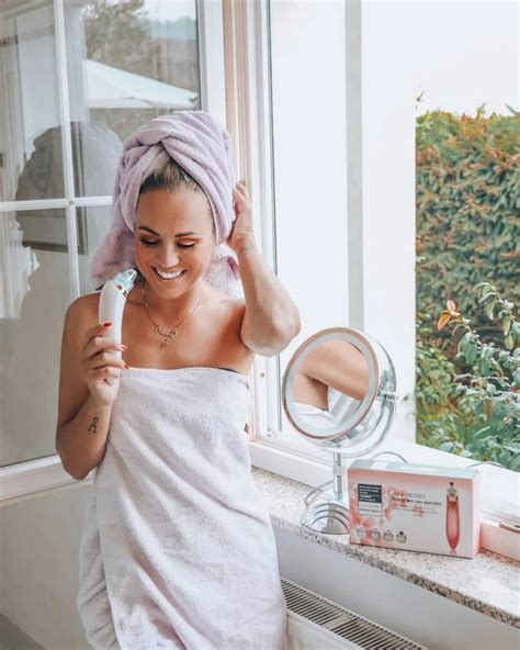 Нов тренд на социјалните мрежи Девојки после туширање 33 слики Мотика