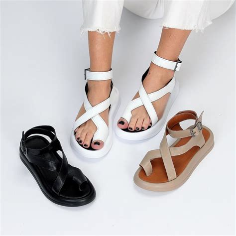 Босоножки — ціна 1100 грн у каталозі Босоніжки Купити жіночі речі за доступною ціною на Шафі