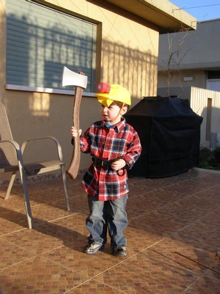 פורים 2013 הולי הובי חוטב עצים ודארק ויידר נוחר אחד כשיצירה פוגשת חיים