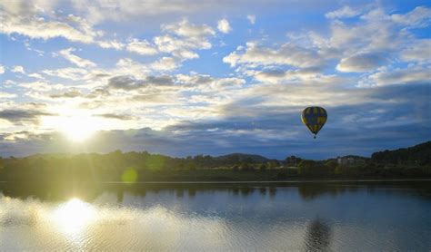하늘과 물길을 누비는 부여의 특별한 하루수륙양용버스·열기구 비행 인기