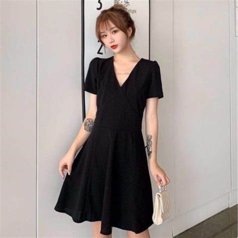 ชุดเดรสเซ็กซี่เดรสชุดลำลองขนาดพิเศษฉบับภาษาเกาหลีคอวีของผู้หญิงกระโปรงทรงเอเอวสูงเซ็กซี่รัดรูปดู