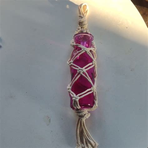 Unknown Accents Pink Glass Vase With Macrame Holder 8 Vase Measures