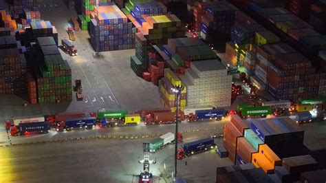 108128789 1744161608302 Gettyimages 2208631139 Longtanportcontainer
