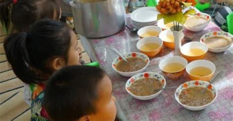 Сурагчдын үдийн хоолны зардлыг 3 000 төгрөг болгон нэмэгдүүлэх саналыг БШУЯ гаргажээ