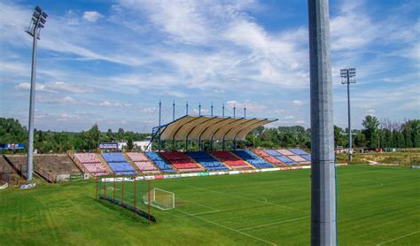 무료 이미지 잔디 구조 들 빈 야구장 투기장 팀 폴란드 경마장 좌석 폴로니아 광택 스타디움 개최지 관람석 실레 지아의 슬래그 에드워드