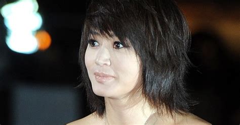 [t포토] 김혜수 글래머러스한 가슴라인