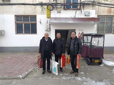 我校开展走访慰问入伍大学生家庭活动 学生工作处