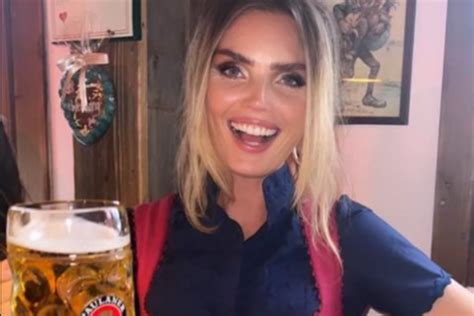 Kim Feenstra Verrast Met Pikante Foto S Hotelroom Kantinepraat