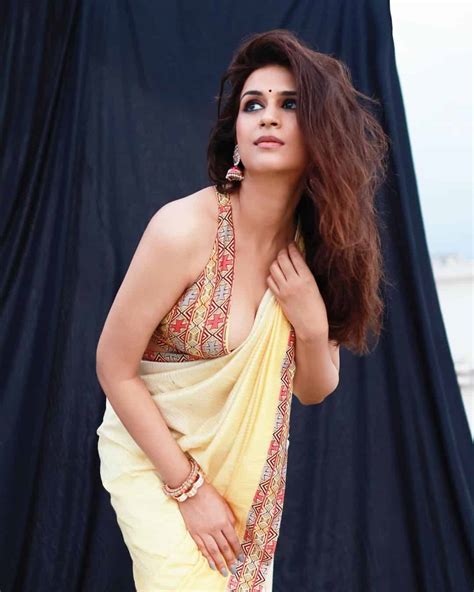 Shraddha Das Bold And Beautiful Look