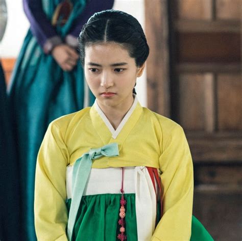 미스터 션샤인 김태리 앙다문 입술과 애처로운 눈물의 현장 기대감 고조 Korean Traditional Dress Korean Actresses Korean