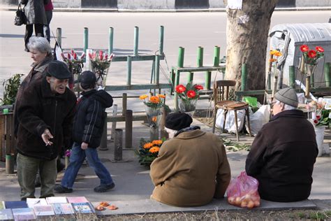 გაჭირვება ღრმაღელის მეტროს მიმდებარე ტერიტორია ეს მოხუცი … Flickr